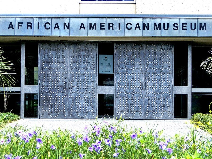 Homepage - Solara Custom Doors & Lighting